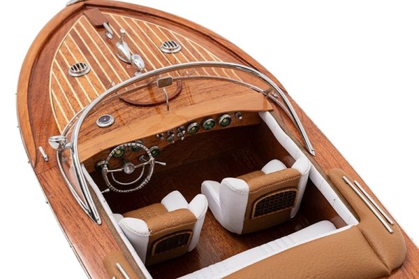 Modello di una barca italiana in legno